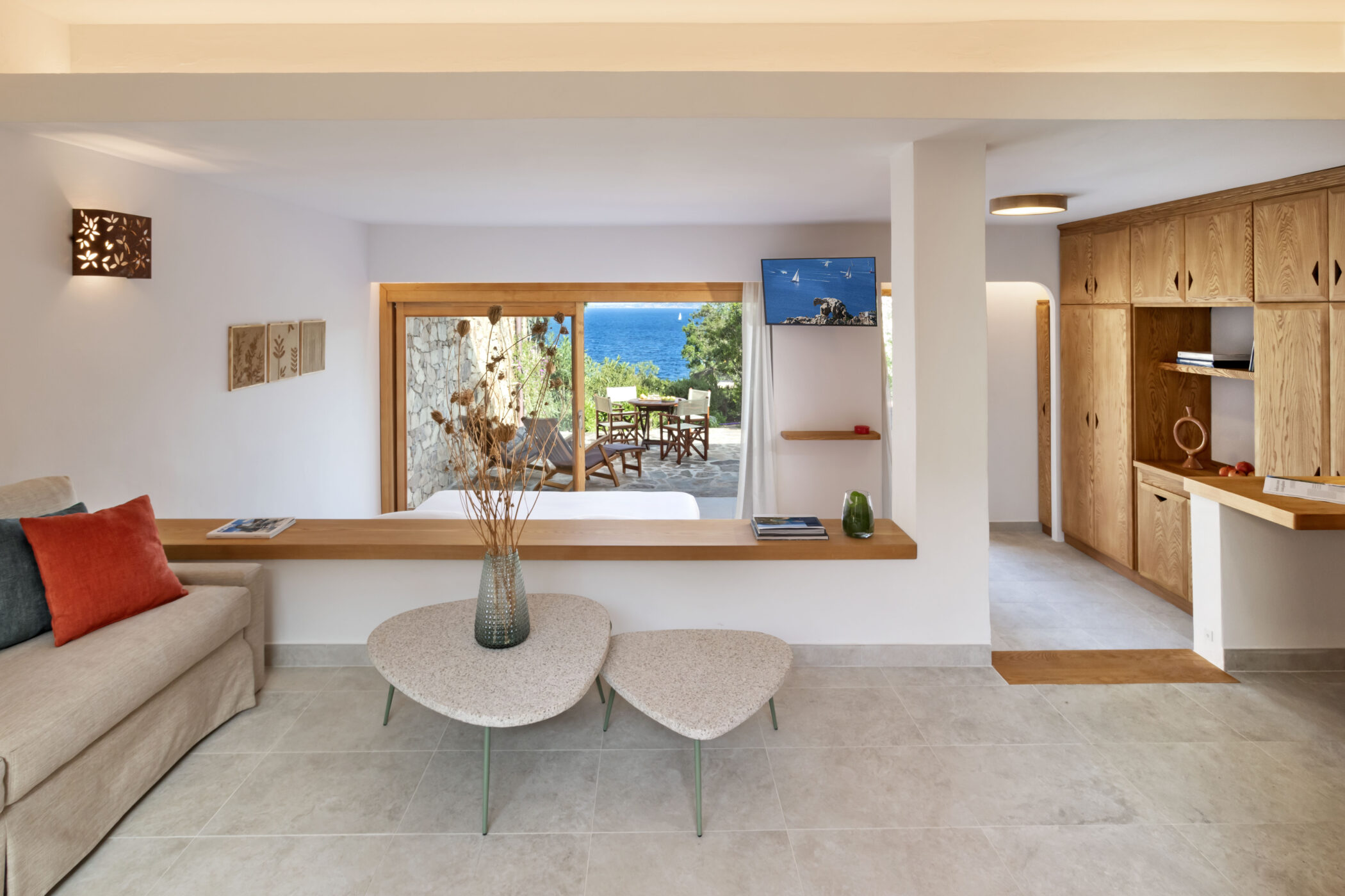 1_Orso_Junior_Suite_Cardinal_vm_RGB ⋆ Globetrender