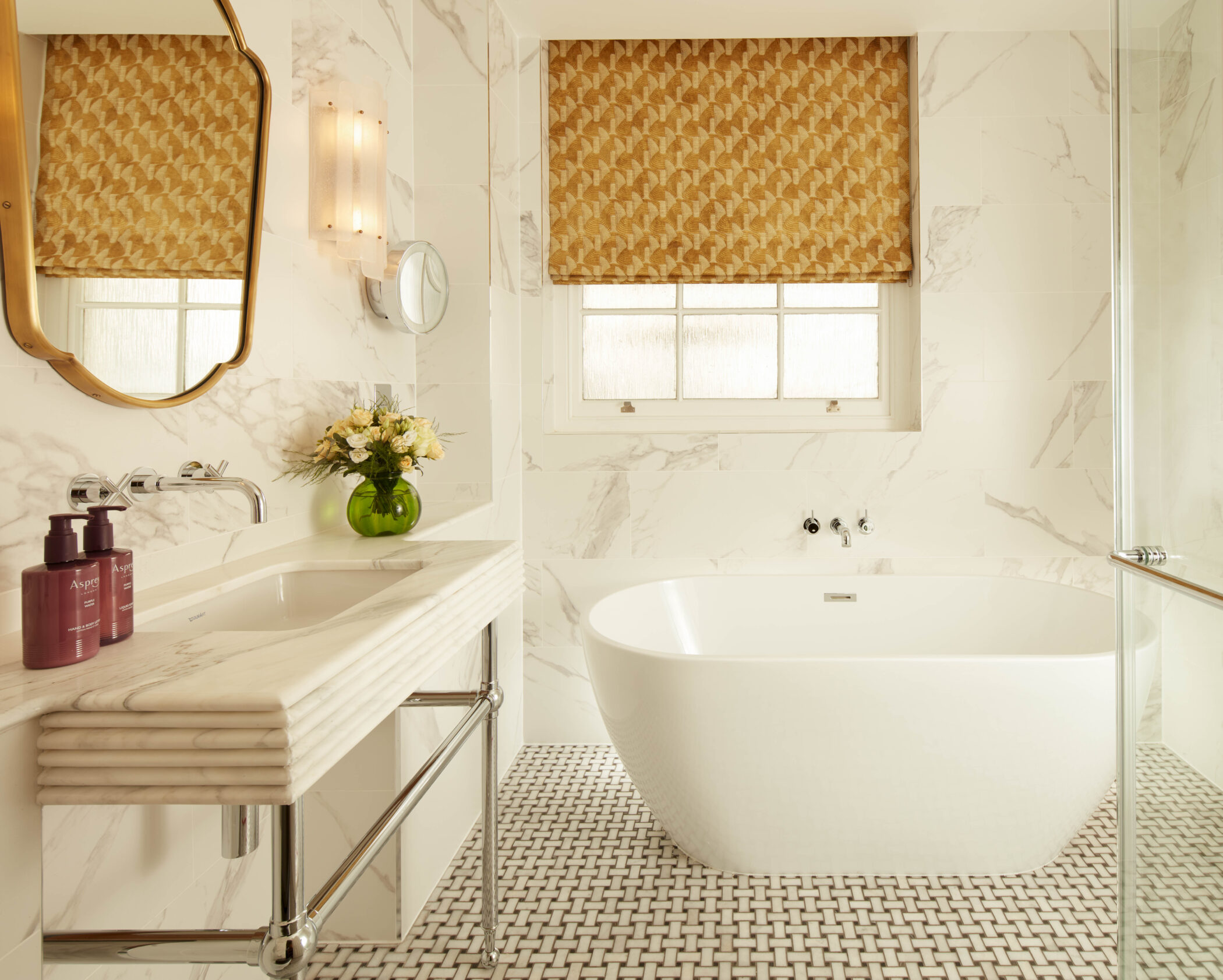 Three-bedroom suite - bathroom with bathtub 2 ⋆ Globetrender