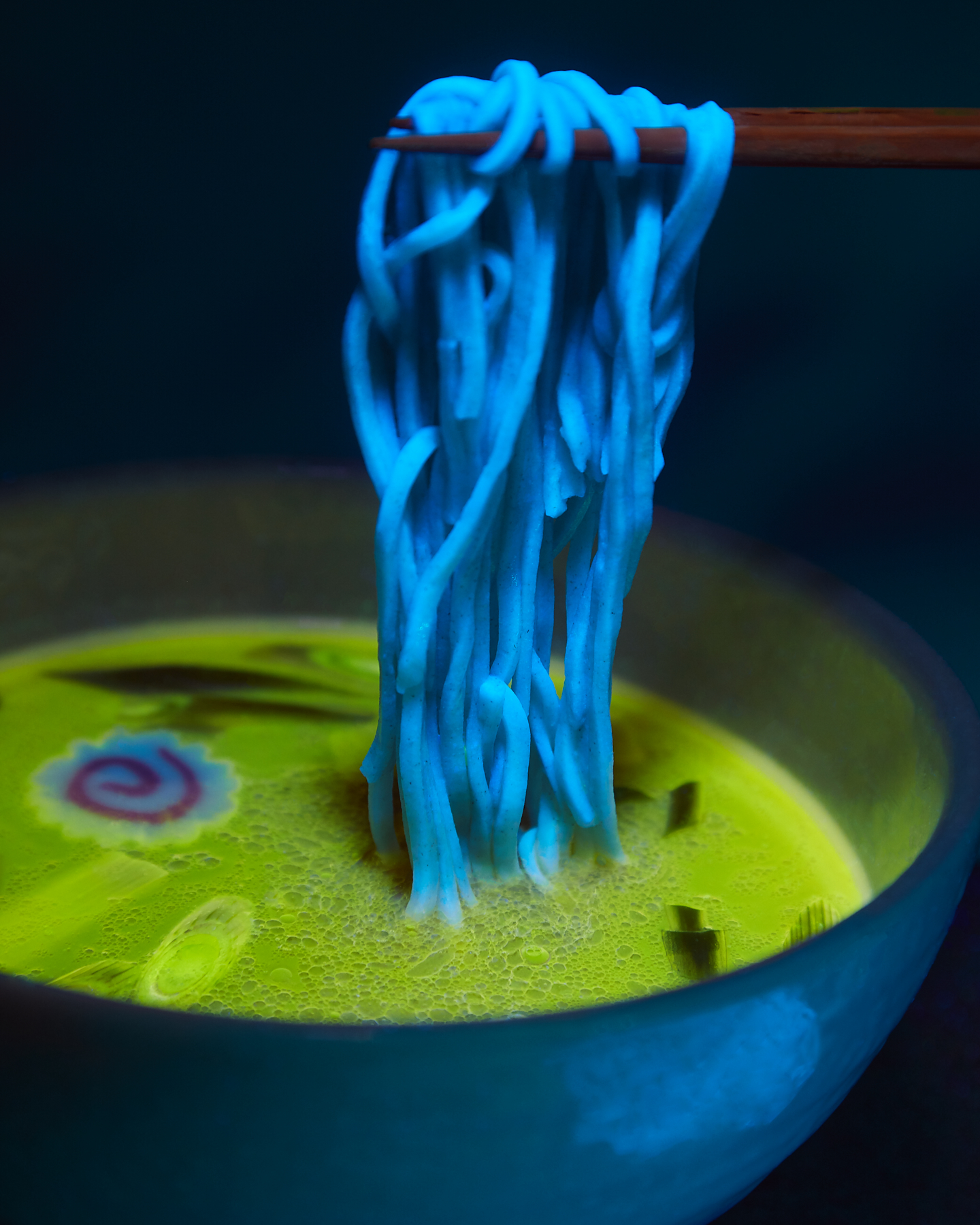 Bioluminescent food pop-up ignites new dining craze