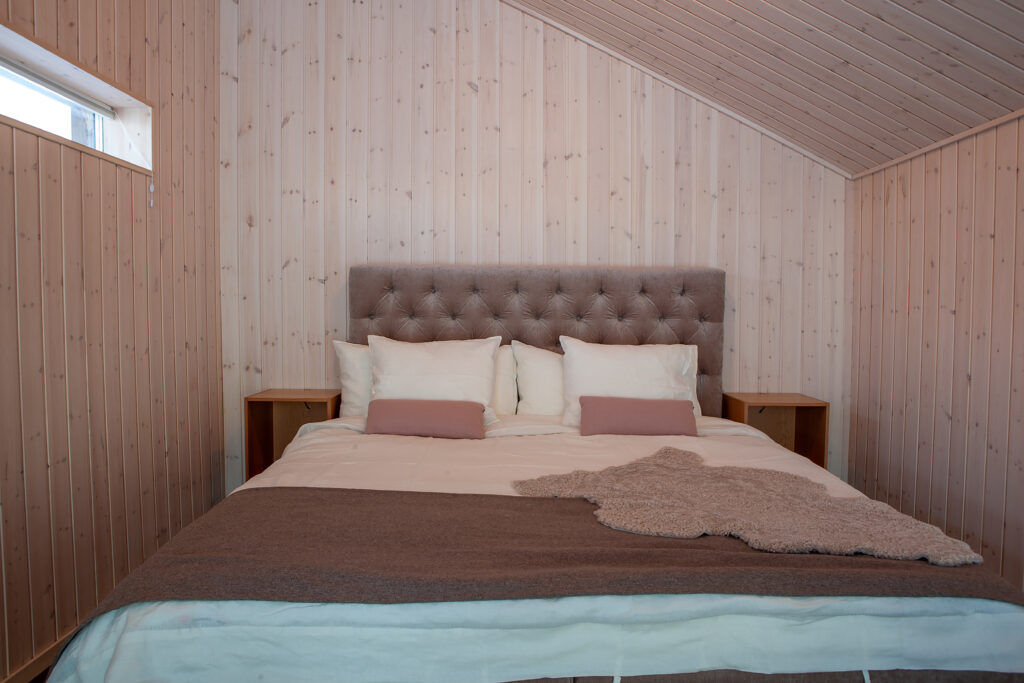 Arctic Bath spa hotel opens on frozen Swedish river