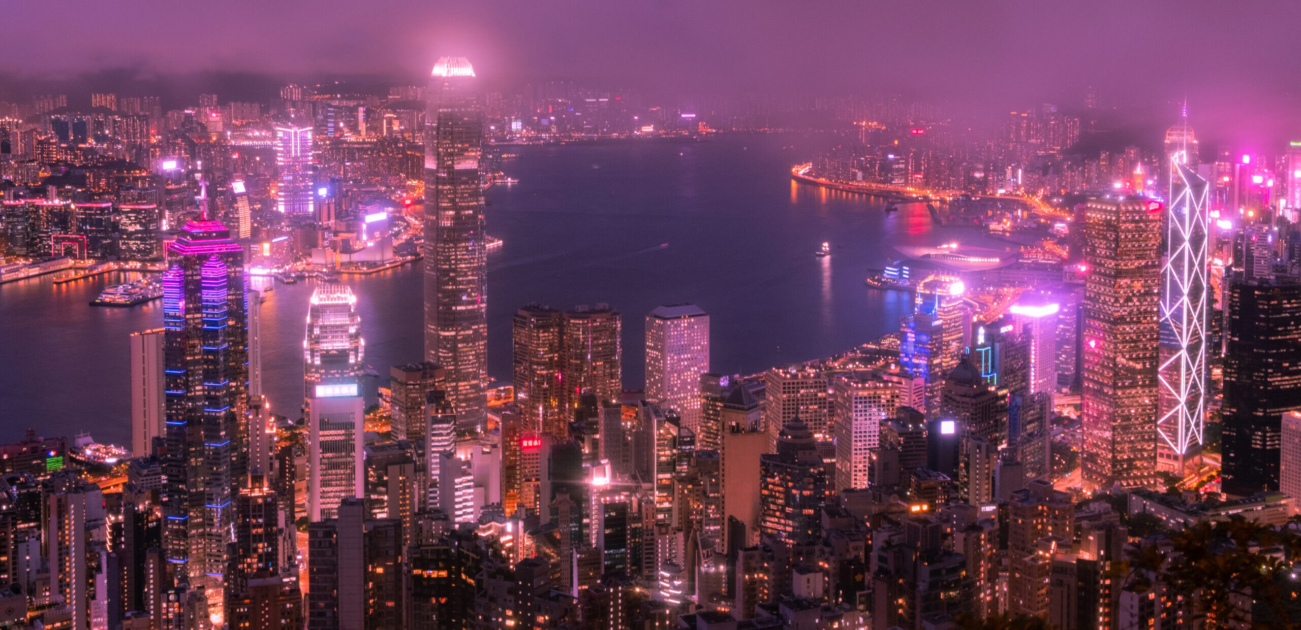 Victoria Harbour in Hong Kong - Globetrender