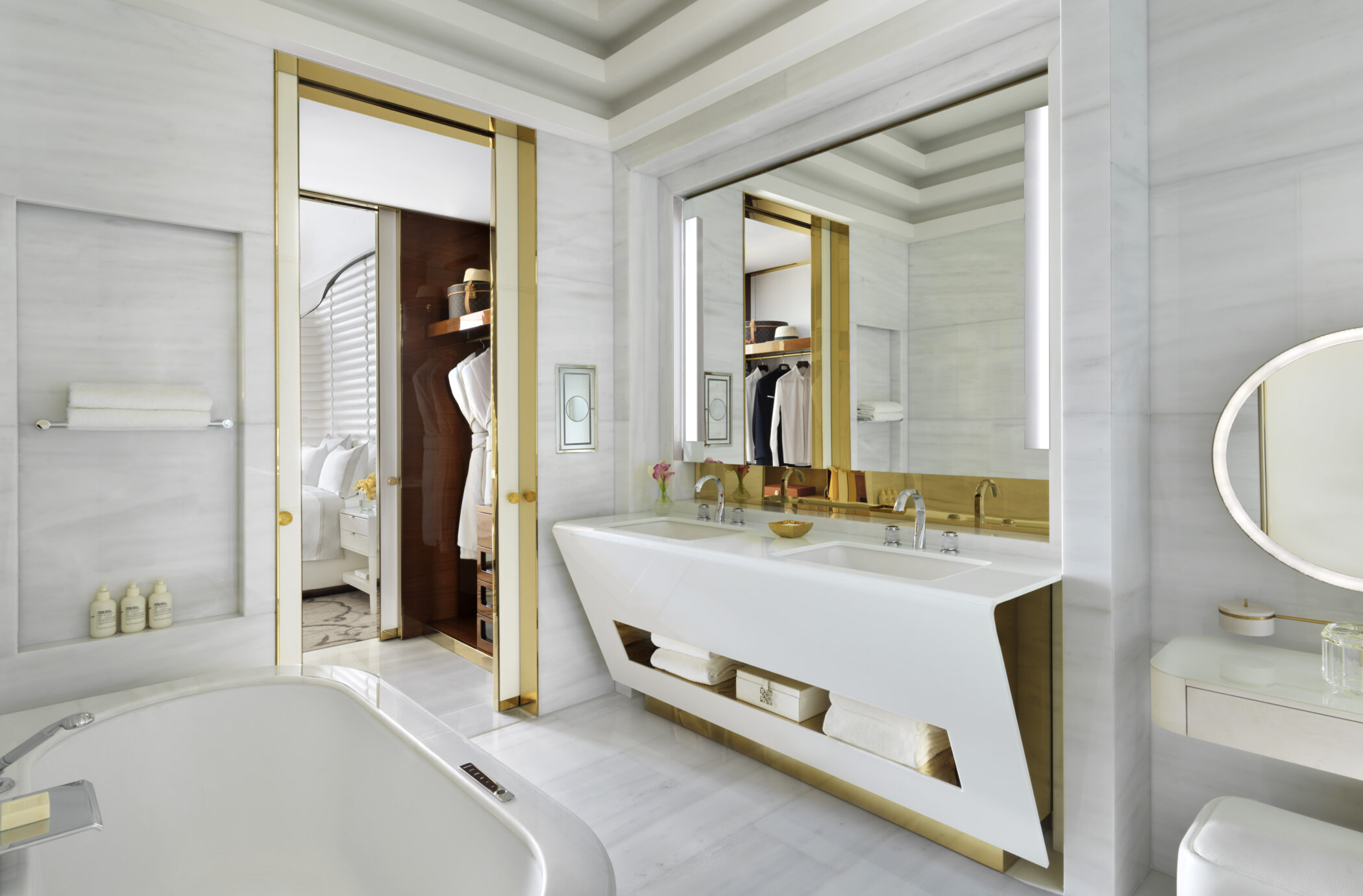 Fairmont Room Bathroom_0001 v2 copy ⋆ Globetrender