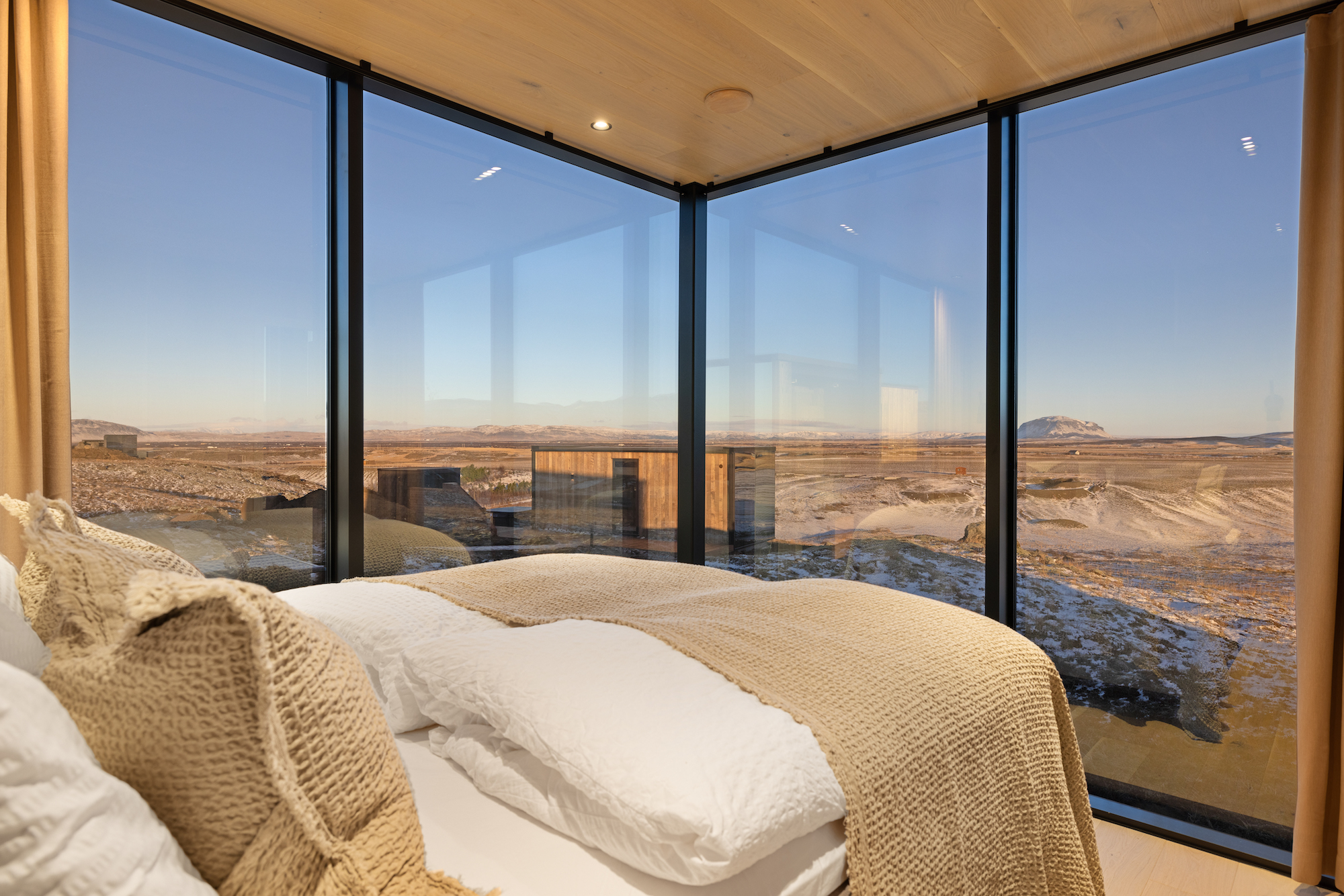 Glacier (Family) ÖÖD Hekla Horizon Iceland by Ingibergur Thor (3) ⋆ Globetrender