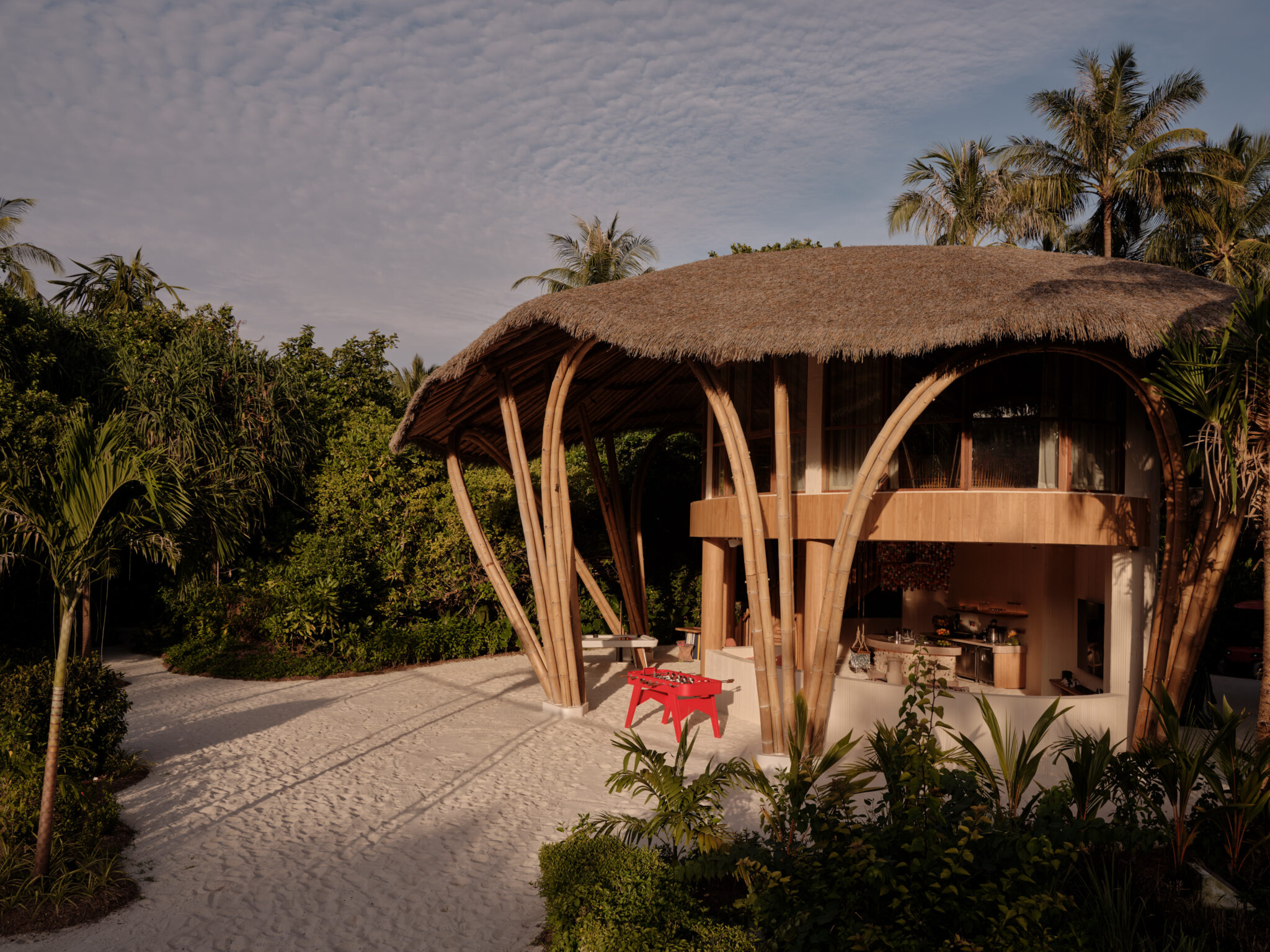 Seaside Finolhu Baa Atoll debuts sustainable 'Teens Hut'