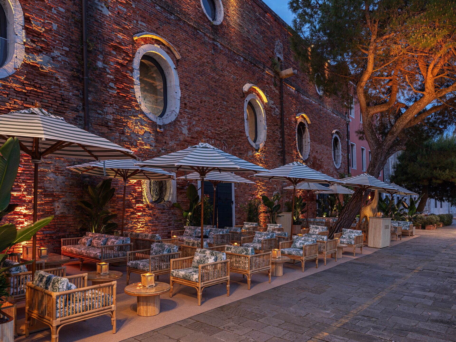 Digital Screen Res-CIP-BAR-110625-04 ⋆ Globetrender